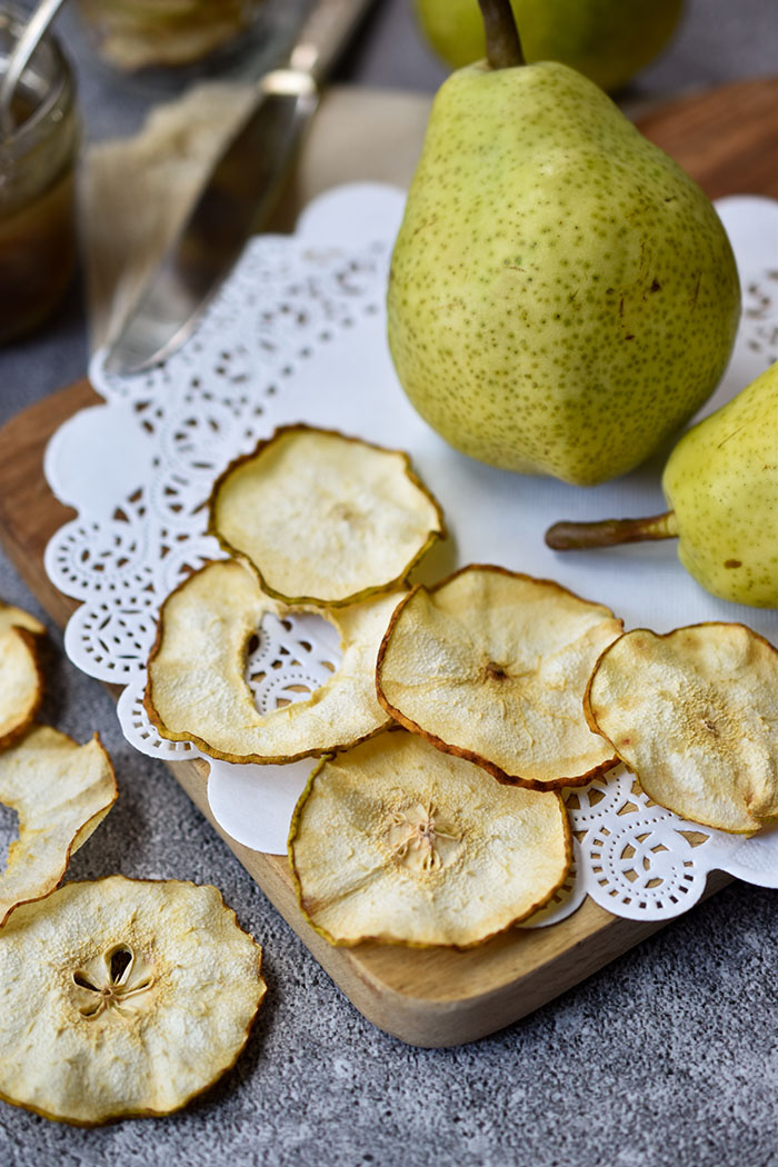 Woman in Real Life: Dehydrated Pear Chips With Quick Vegan Caramel ...