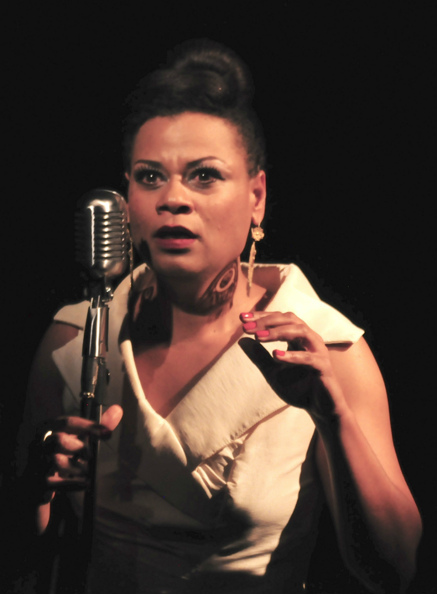 Adair comentando el teatro: Angélique