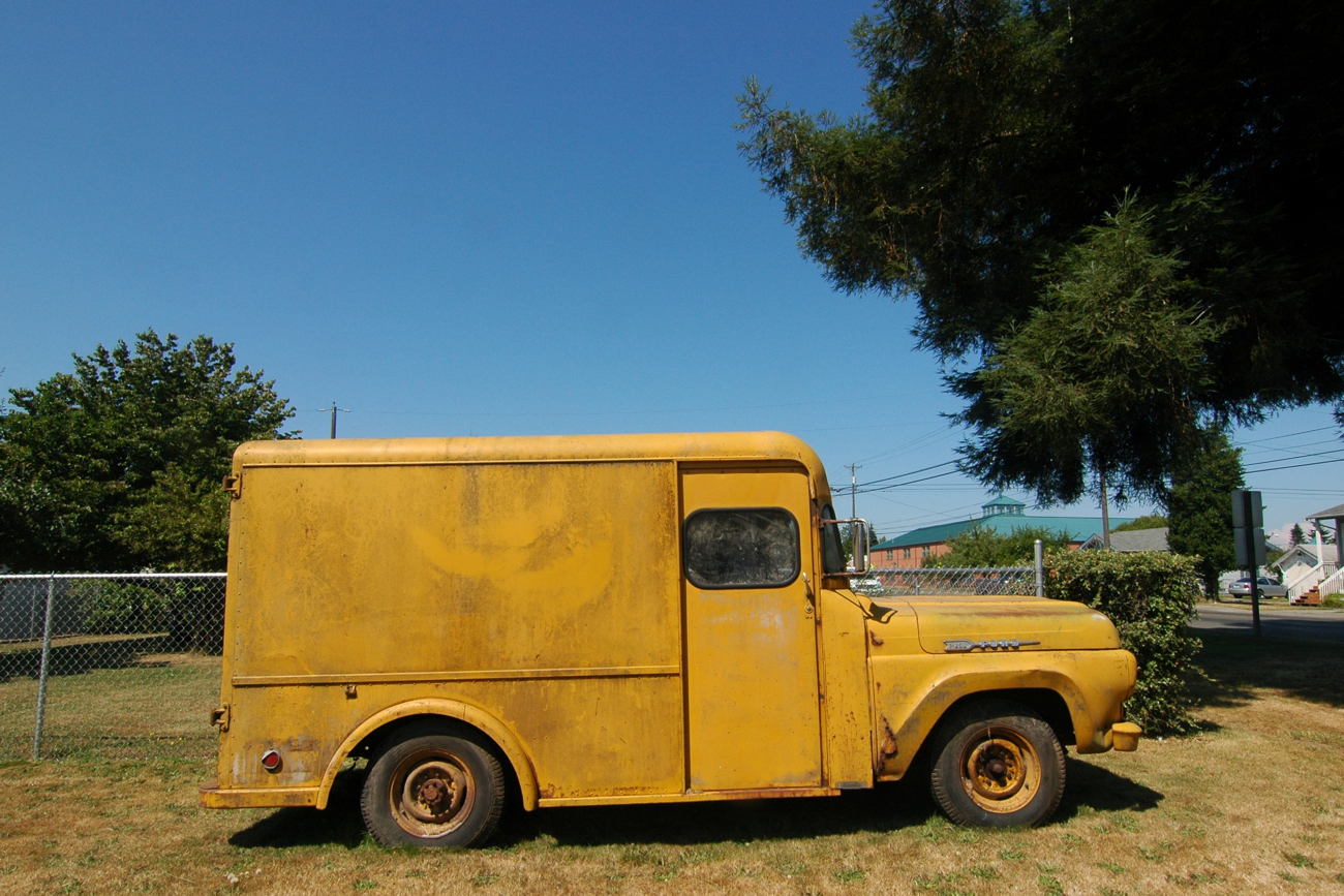 OLD PARKED CARS.: 1960 Ford F-250 "Panel Van."