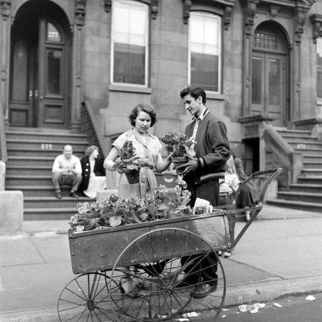 20 Sweet Photos Captured Springtime in Brooklyn in 1949 ~ Vintage Everyday