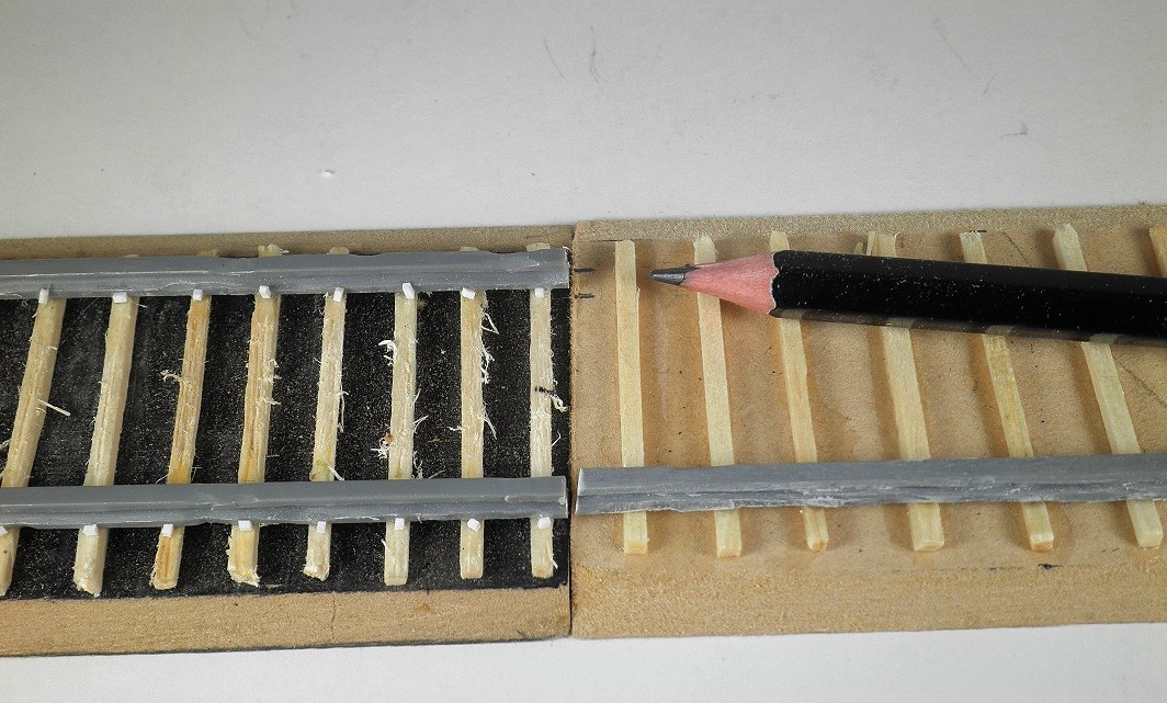 JOHN BOND's WARGAMING STUFF: SCRATCH BUILT TRAIN TRACKS