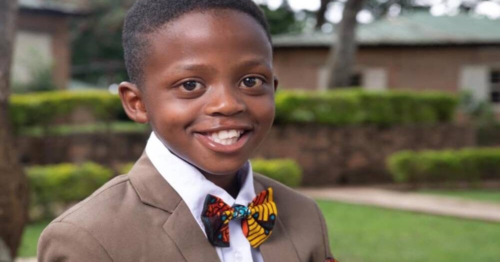 El "niño pastor" de 11 años, que predica en un pueblo de Uganda ...