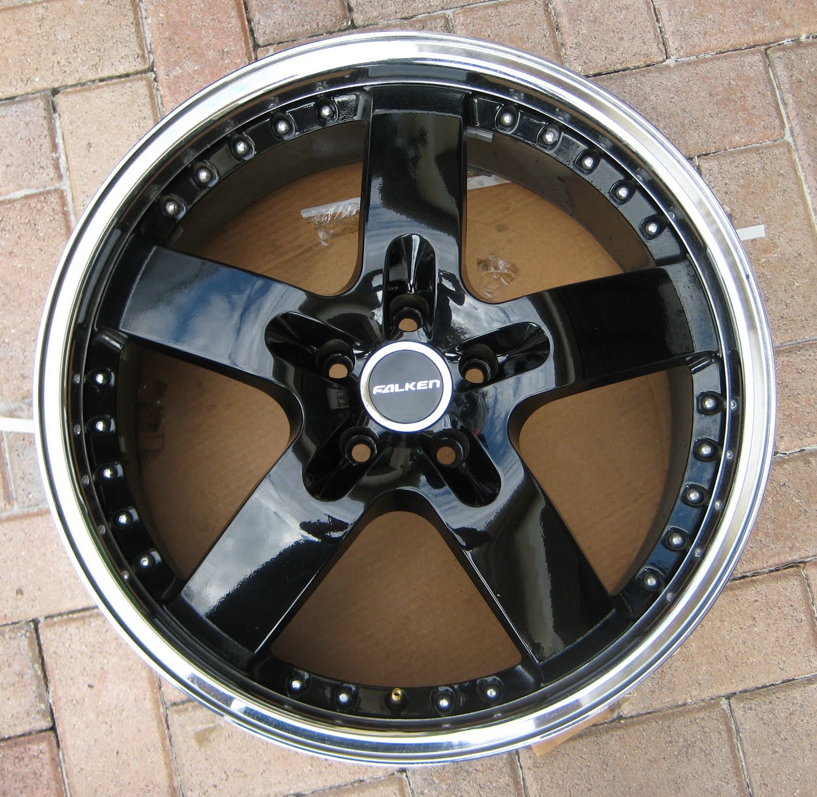 bibi moves: 20" Falken Koblenz Black Rims
