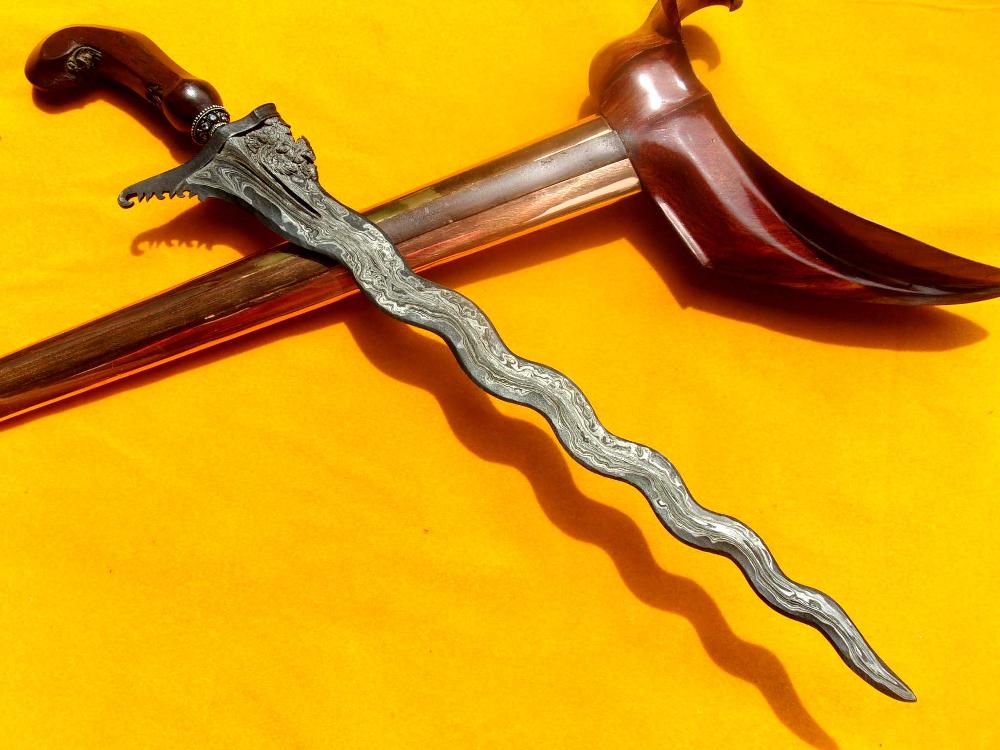 KERIS PUSAKA GARUDA WISNU KENCANA - PENDOPO ANTIK UNIK