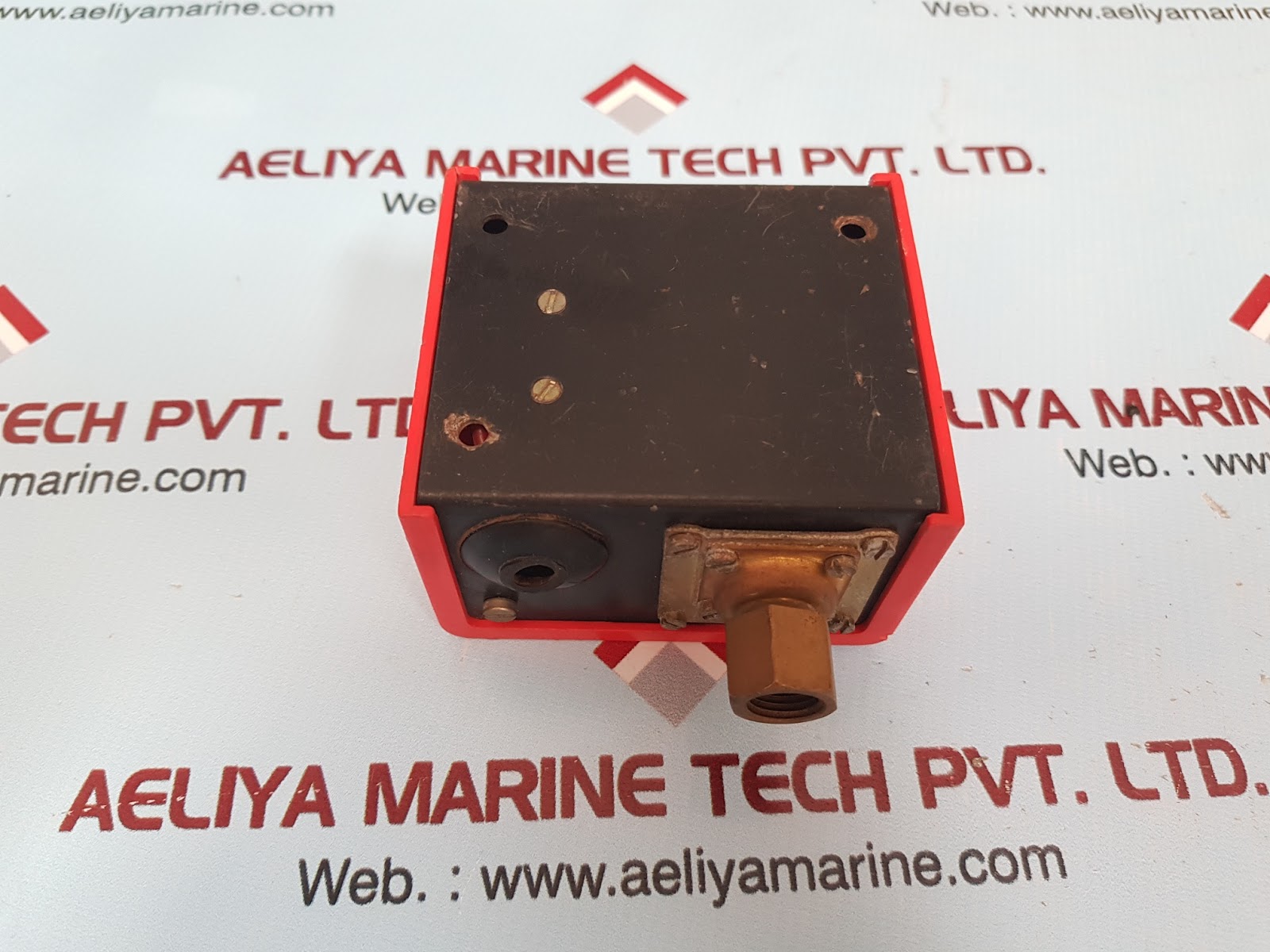 INDFOS IPS INDUSTRIAL PRESSURE SWITCH - Aeliya Marine