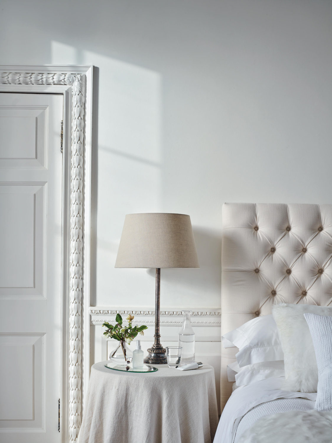 For the love of white- Chrissie Rucker's amazing house in the English ...