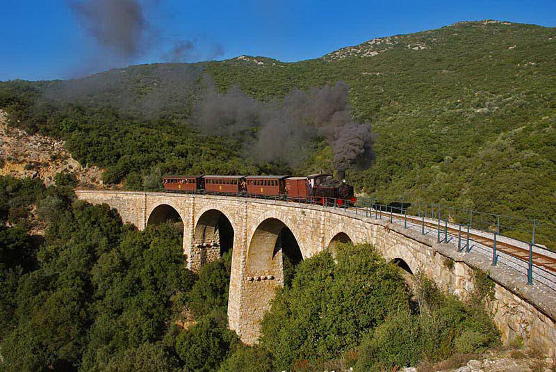 ΓΕΩΦΥΛΑΚΤΟ: ΤΟ ΤΡΕΝΑΚΙ ΤΟΥ ΠΗΛΙΟΥ