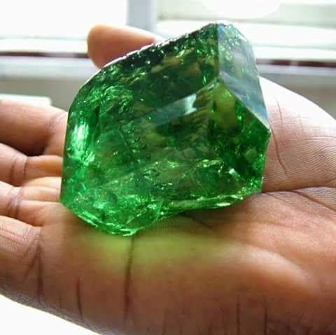 NIGERIAN CRYSTALS, GEMS AND ROCKS: NIGERIA HAS THE LARGEST GEMSTONE ...