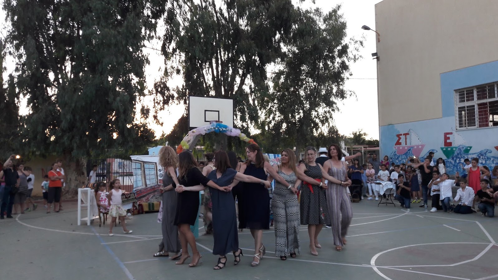 1ο ΔΗΜΟΤΙΚΟ ΣΧΟΛΕΙΟ ΠΟΡΤΟ ΡΑΦΤΗ: Σήμερα γάμος γίνεται στ' ωραίο Πόρτο ...