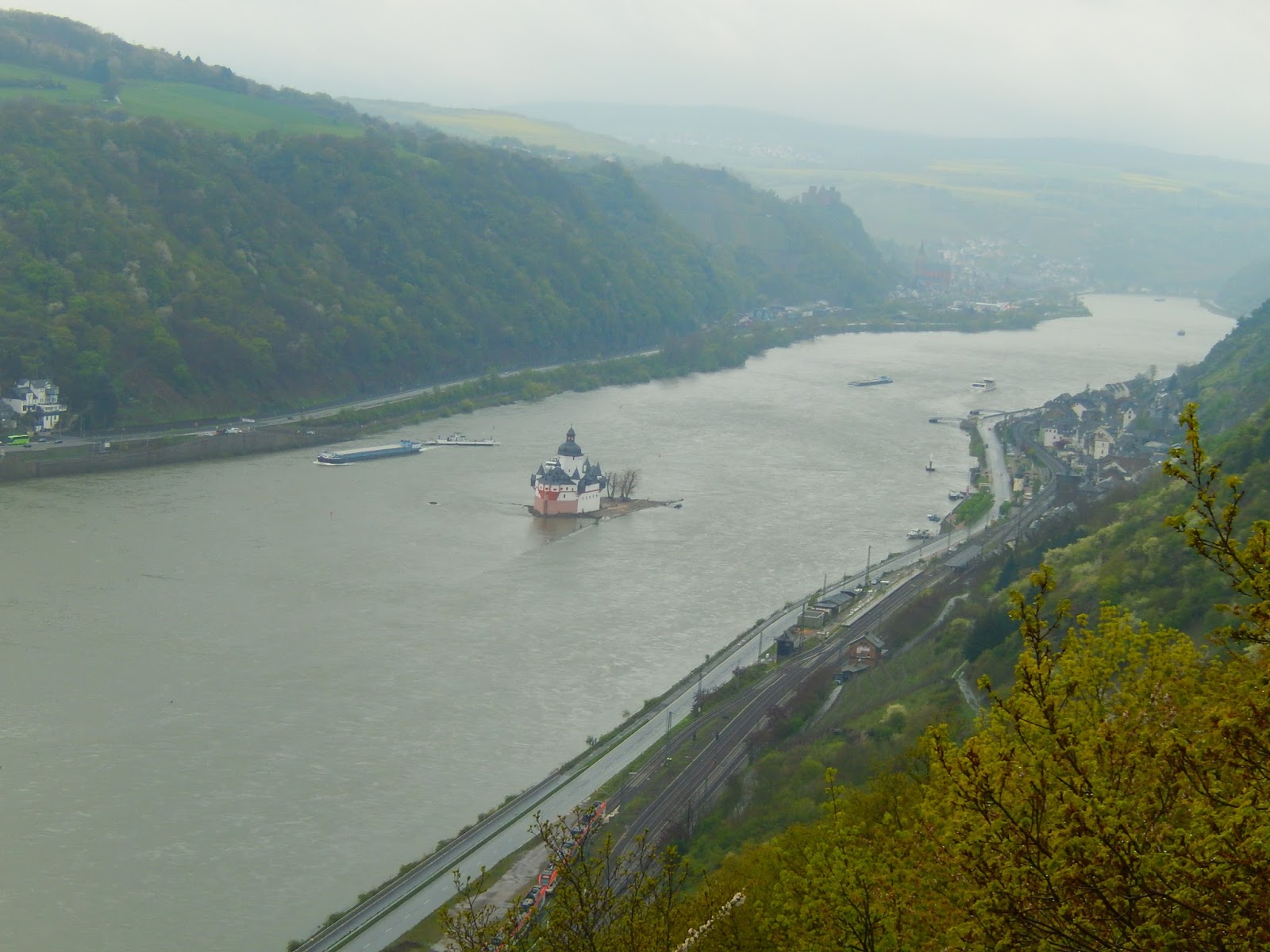 Der Wanderfreund: Wilder Rheinsteig Etappe 15 von Kaub nach Lorch (14,8 km)