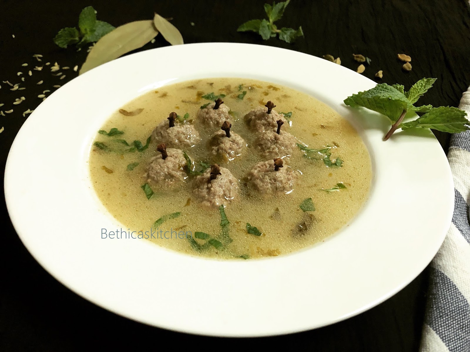 Bethica's Kitchen Flavours: Gushtaba ( Mutton Balls in Yoghurt Gravy ...