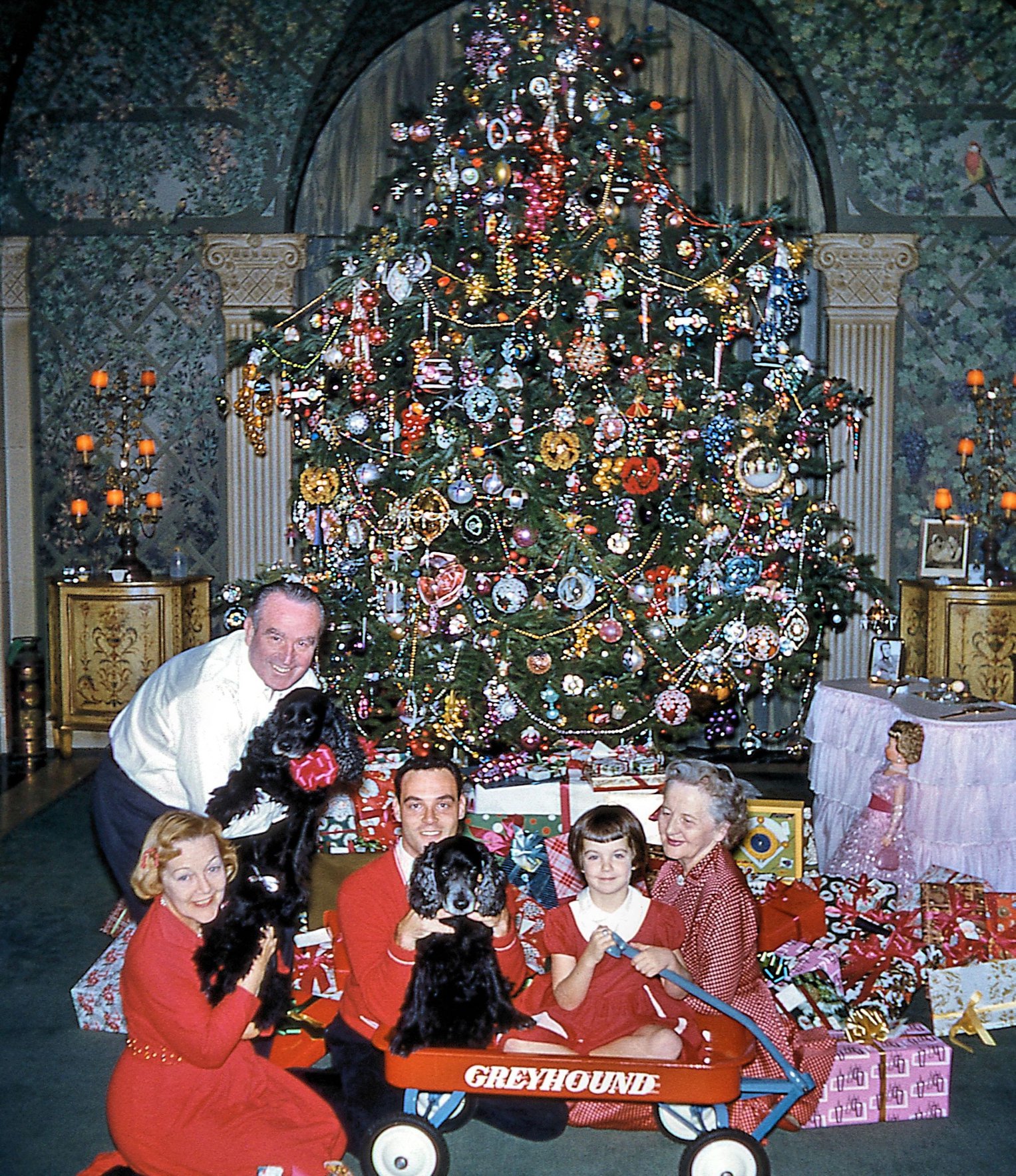 Amazing Vintage Photographs of Harold Lloyd’s Magnificent (Year-Round ...