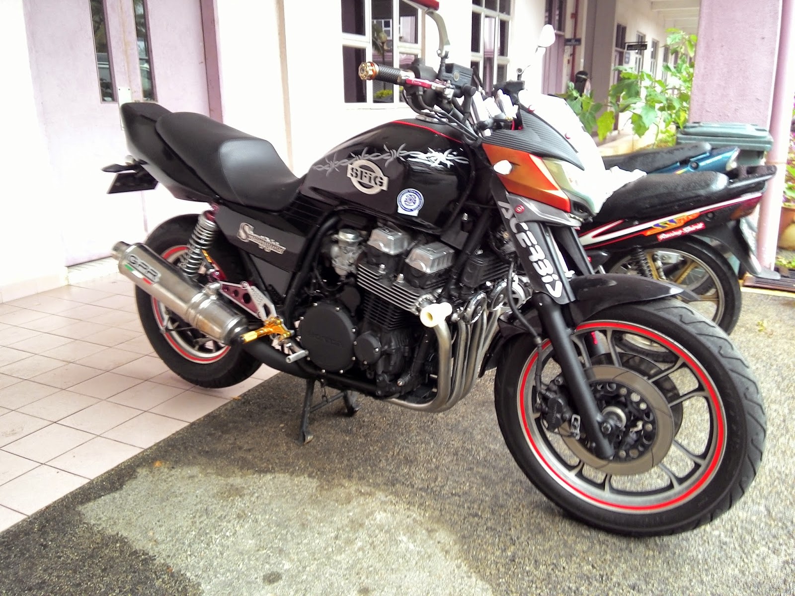 TRANFORMASI HONDA CBX 750P : Single Exhaust - Tranformasi Terkini