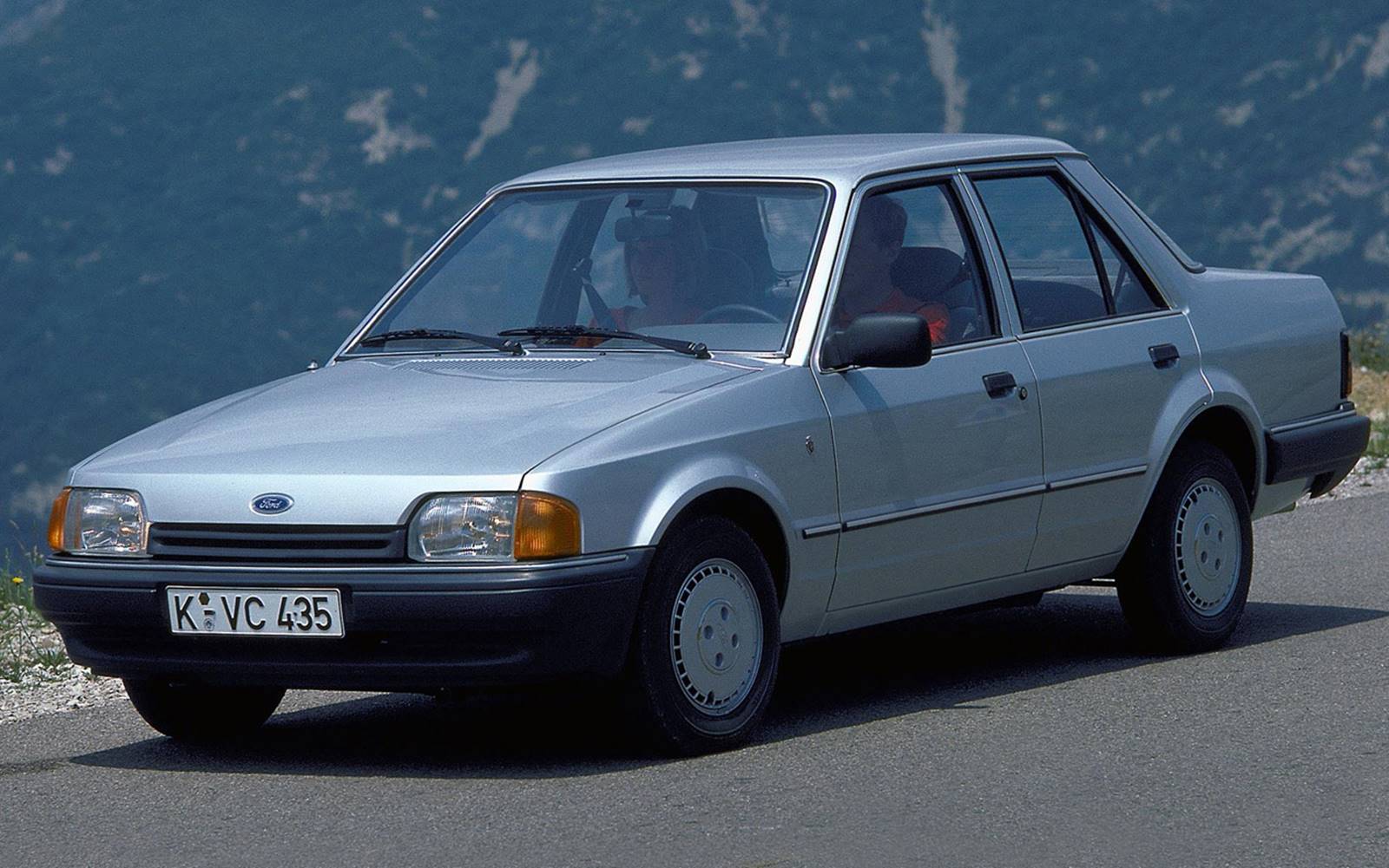 Ford Orion: sedã derivado do Escort fez sucesso na Europa