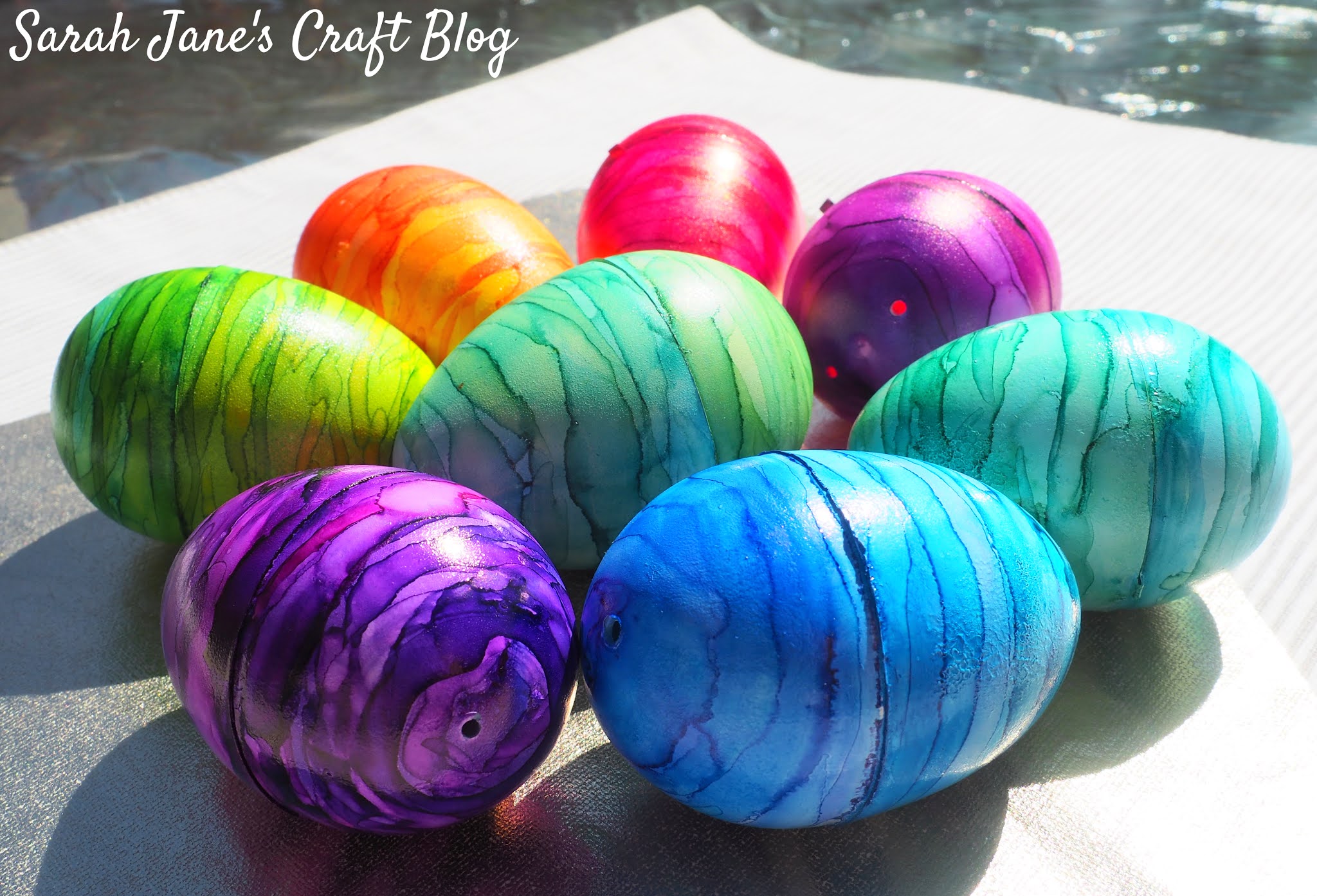 Alcohol Ink on Spray Painted Plastic Easter Eggs