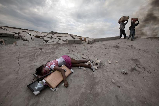 Fabienne Cherisma: A Picture of a Dead Haitian Girl Surrounded by ...
