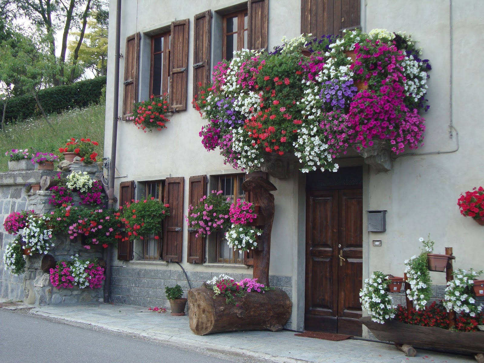 Immagini Di Balconi Fioriti
