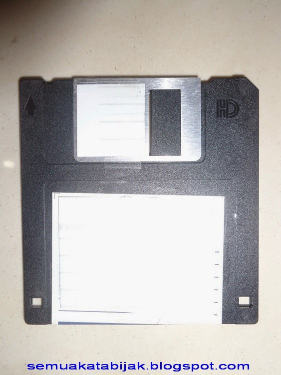 Semua Kata Bijak: Barang Bekas Menjadi Barang Berguna - TEMPAT ALAT TULIS