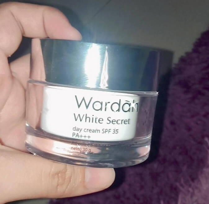 Mengintip Ingredients Wardah White Secret Day Cream - SKINCAPEDIA