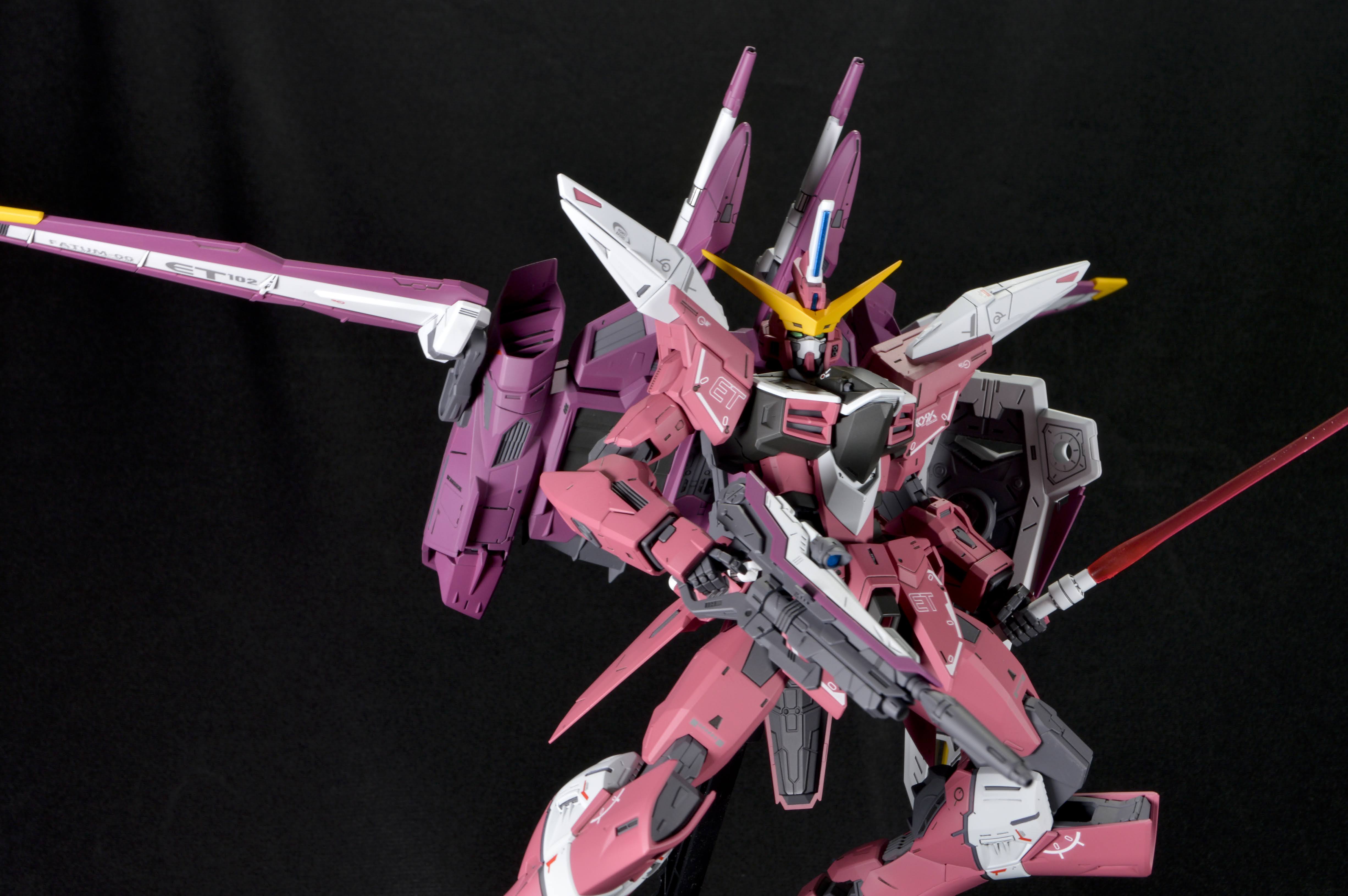 MG Freedom Gundam 2.0 and MG Justice Gundam