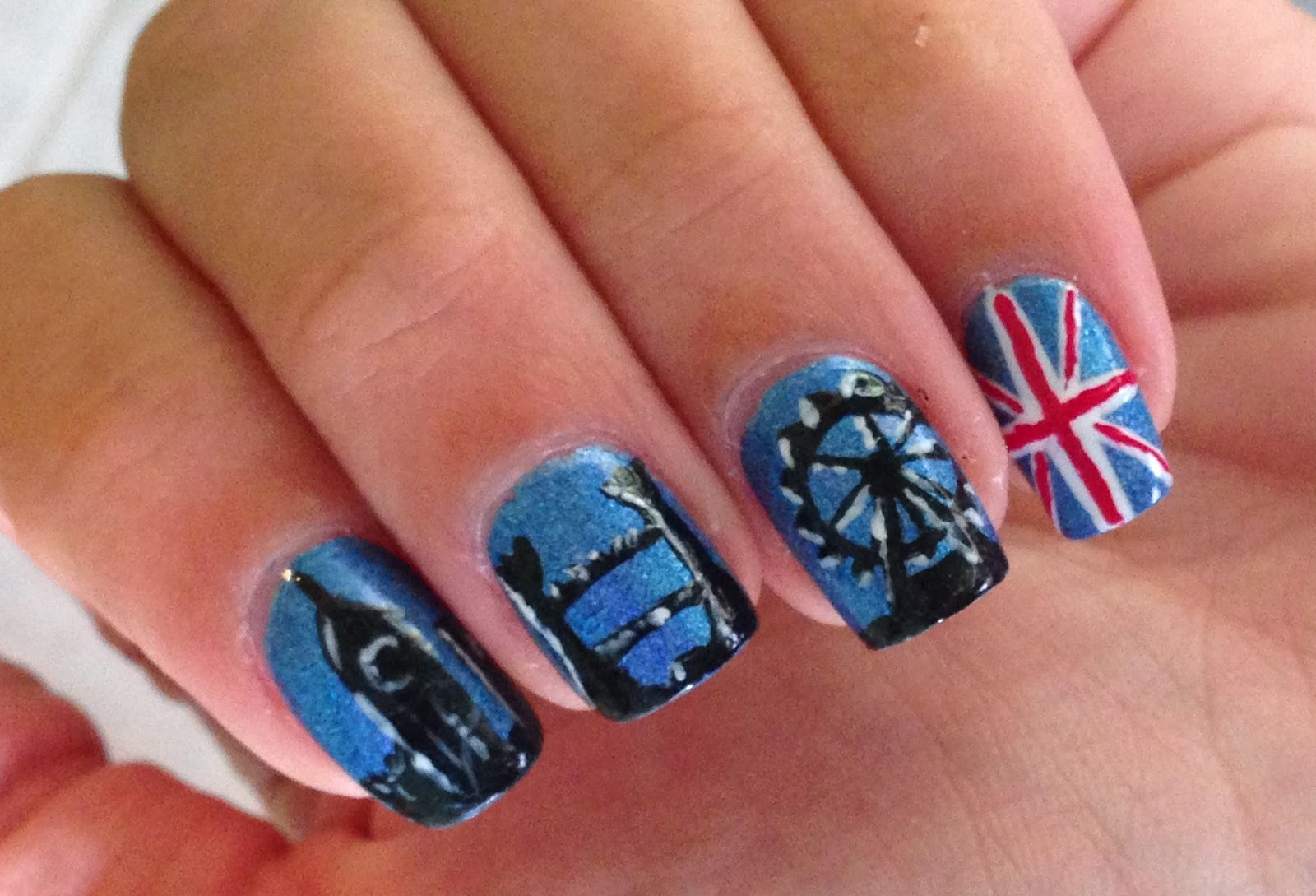 Pretty Little Nails: London Nail Art!