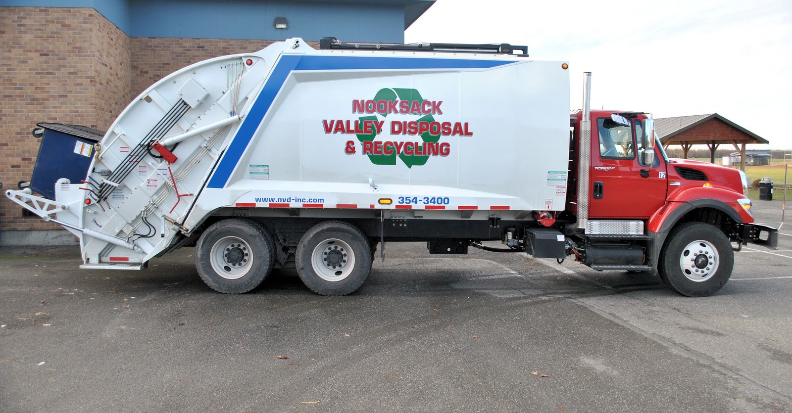 The Kuipers: New Garbage Truck