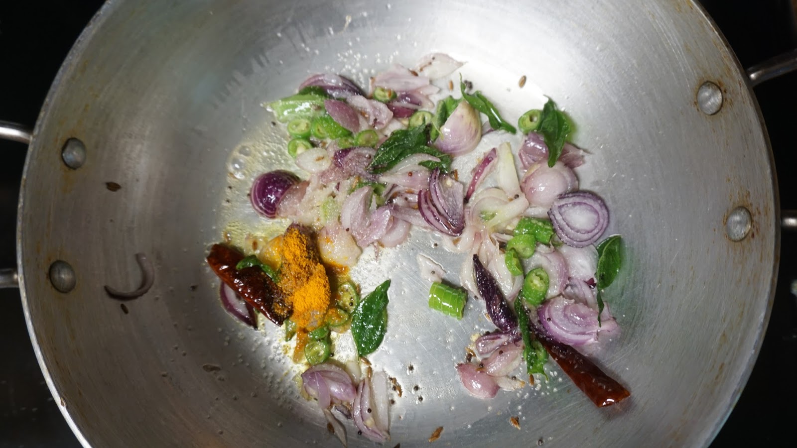 Snake Gourd and prawns / Pudalangai Kootu with Prawns | Steffi's Recipes