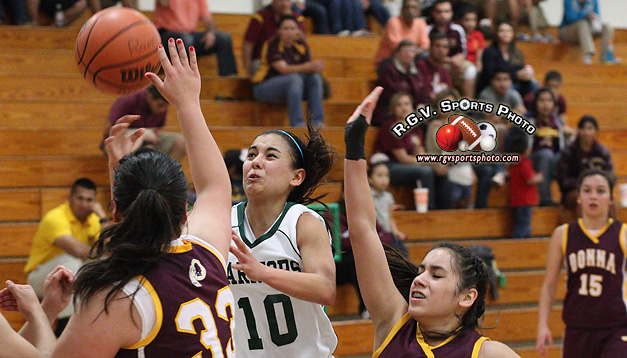 Basketball - Donna at Nikki Rowe ~ Rio Grande Valley Sports Photography