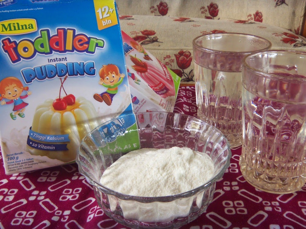 2. Aduk merata sampai bubuknya larut