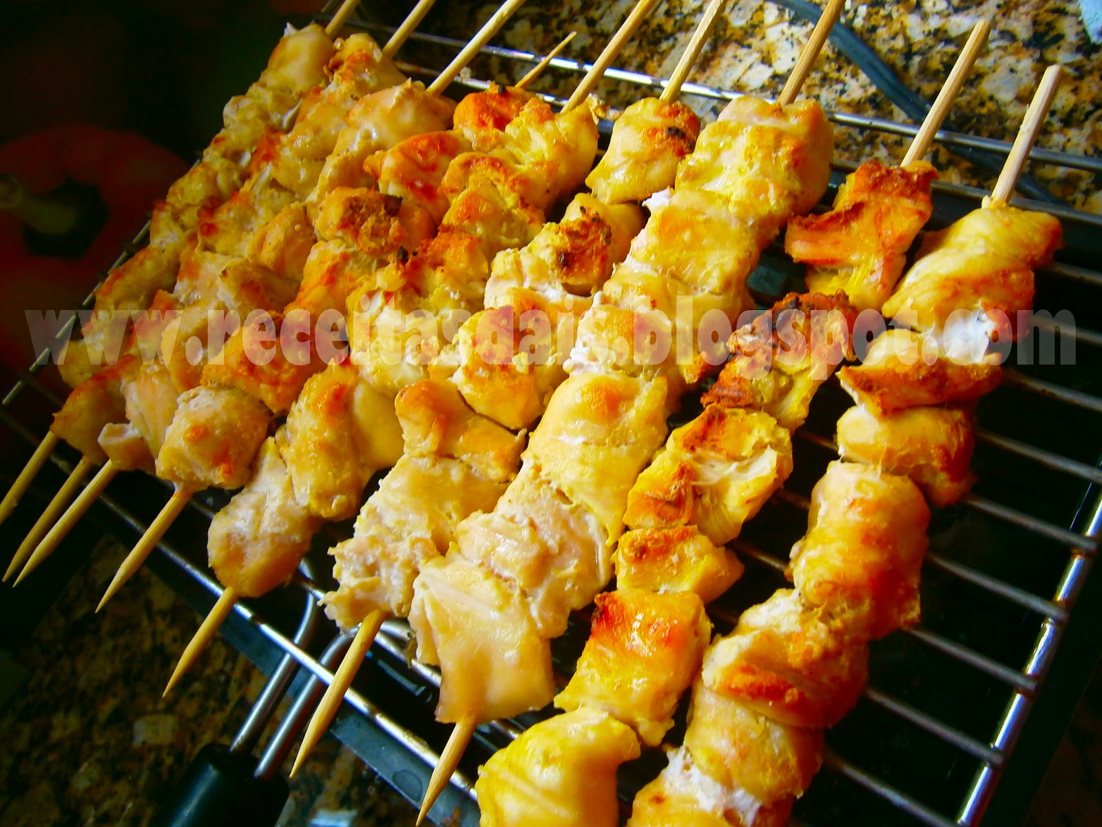 Receitas da Ís: ESPETINHOS DE FRANGO