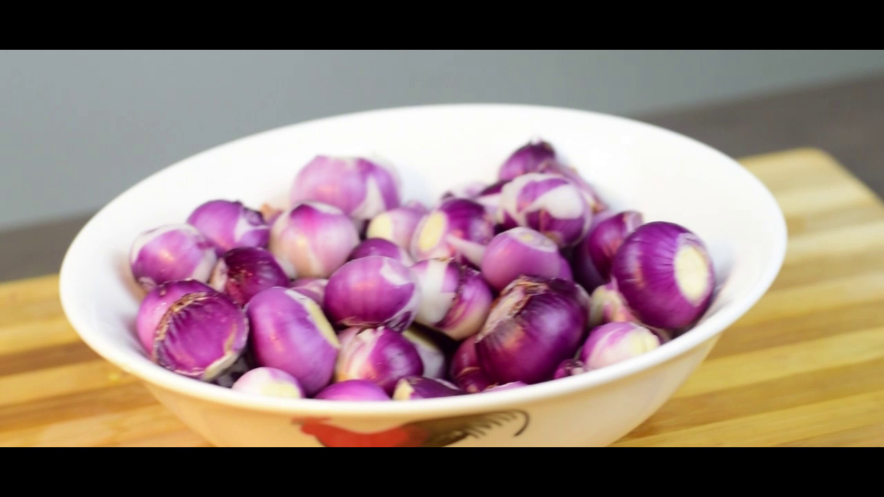 Kerala Style Shallots Stir Fry | Shallots Stir Fry | Kerala Style Ulli ...