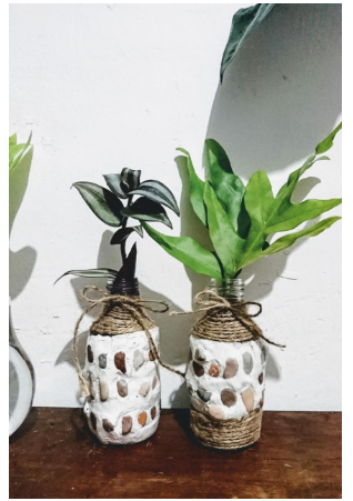 Kreasi Botol Kaca Bekas Handmade Menjadi Pot Tanaman