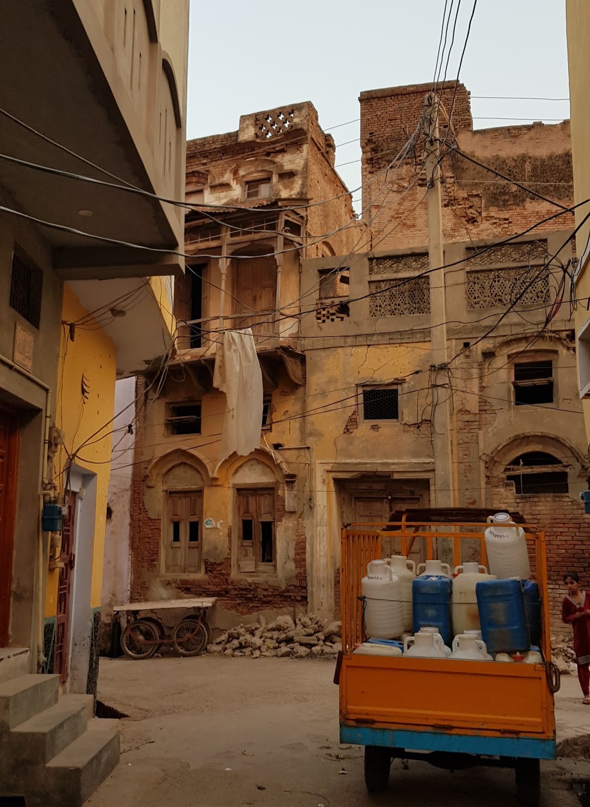 Pakistan Geotagging: 107 - A Tour of Bhera City 2: A Few Glimpses of ...