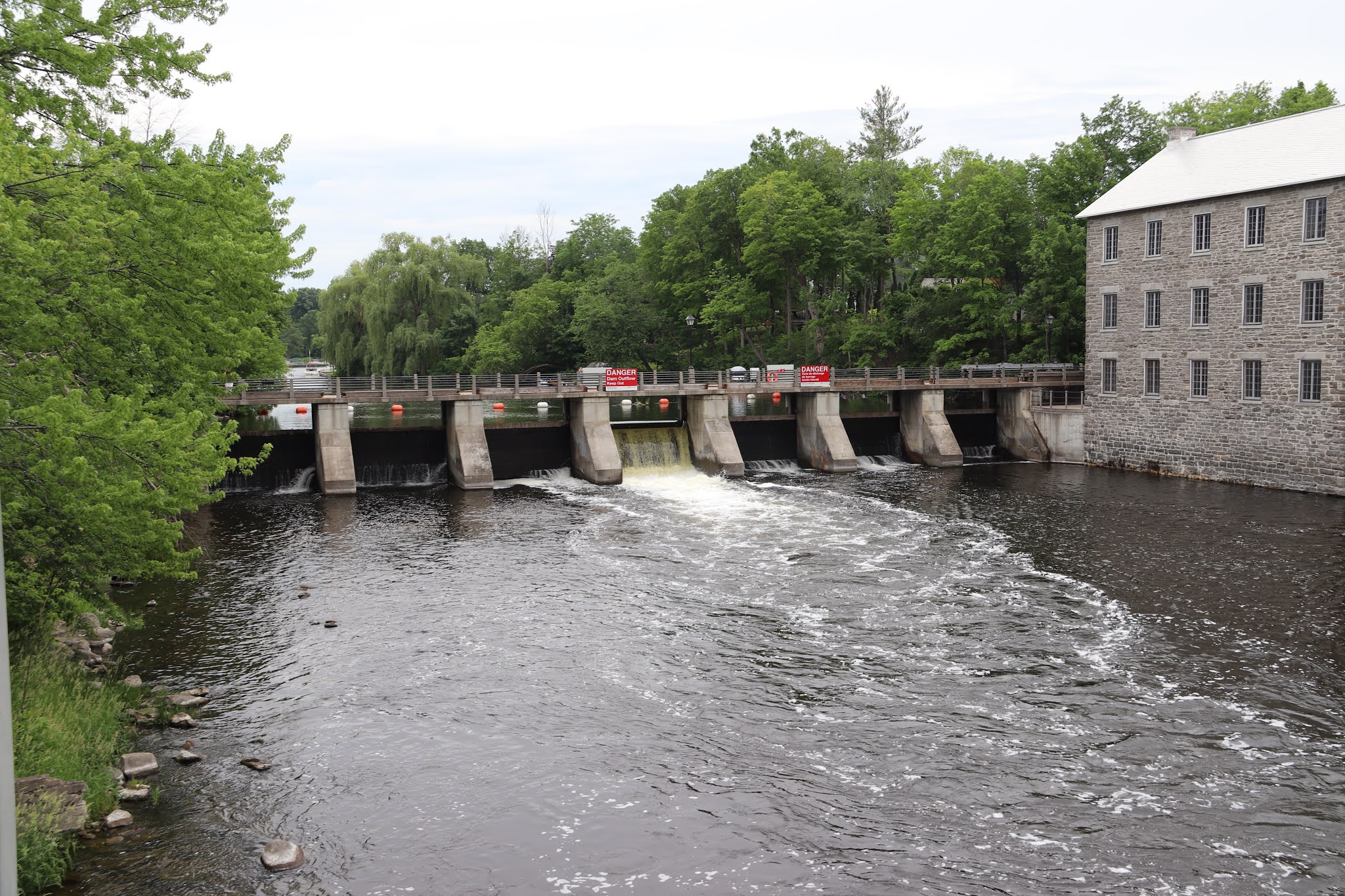 Memorials in Ottawa: Manotick Dam