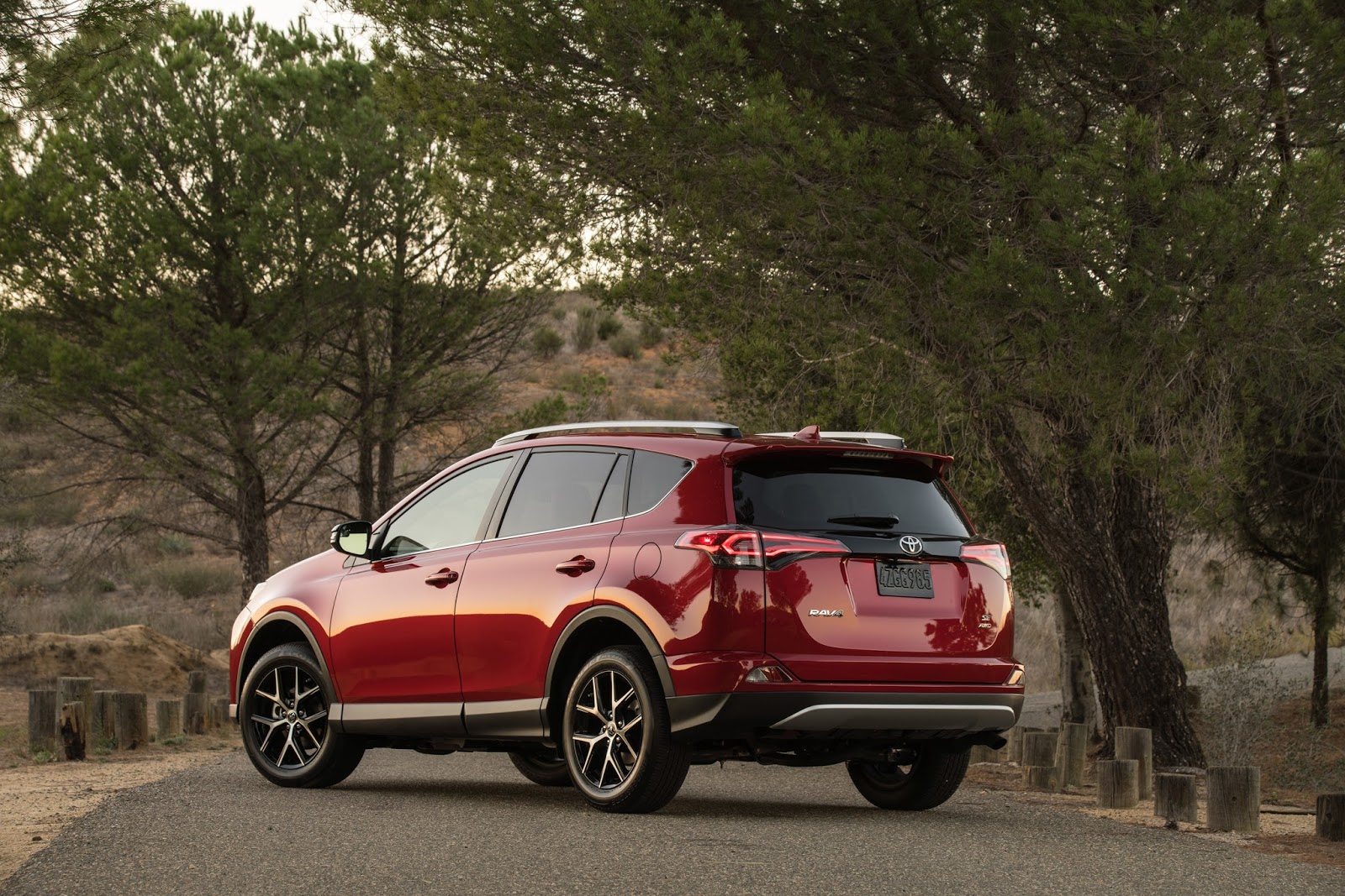 Racy RAV: The 2016 Toyota RAV4 SE AWD