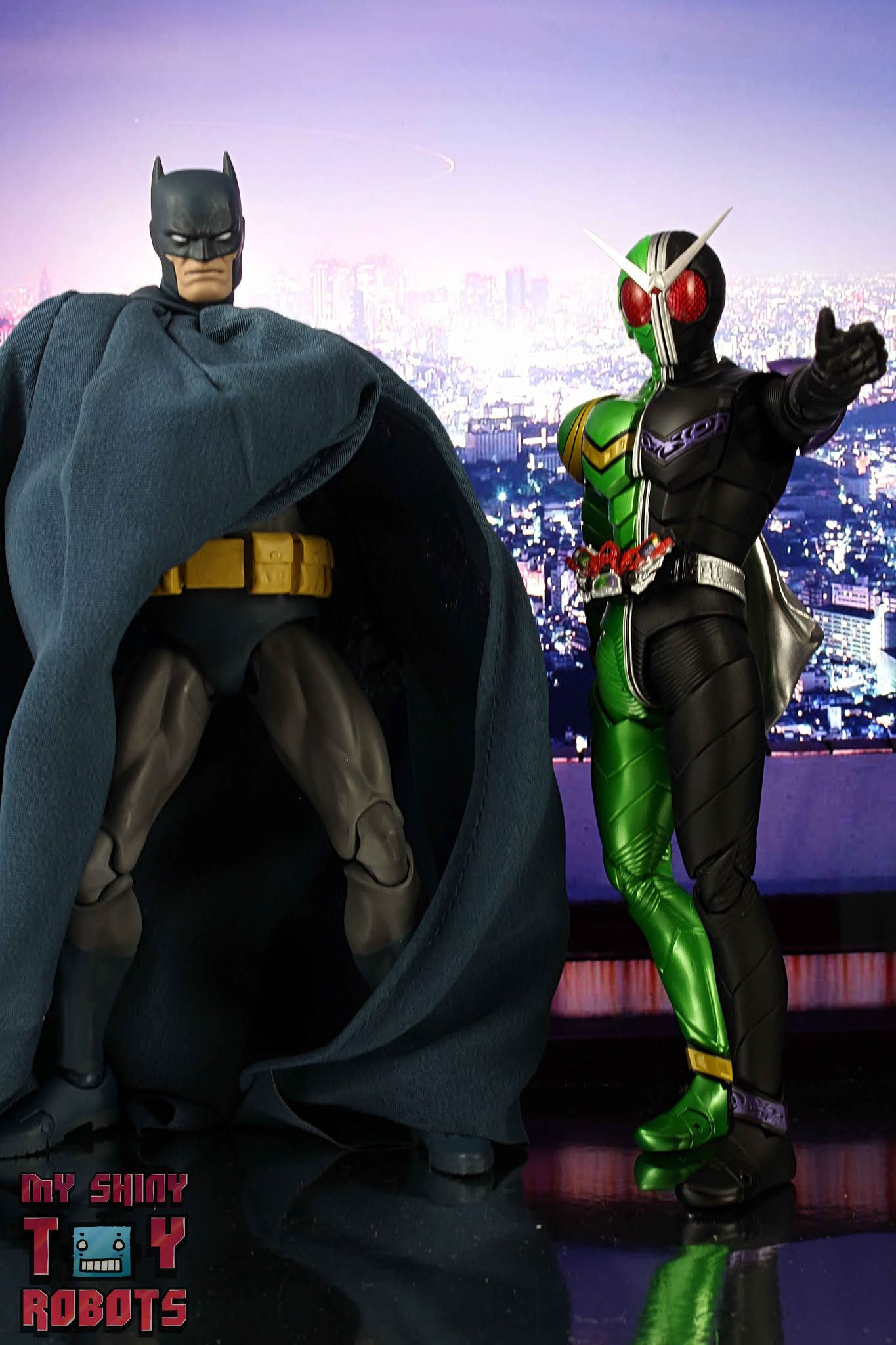 My Shiny Toy Robots: Toybox REVIEW: MAFEX Batman (Batman: Hush)