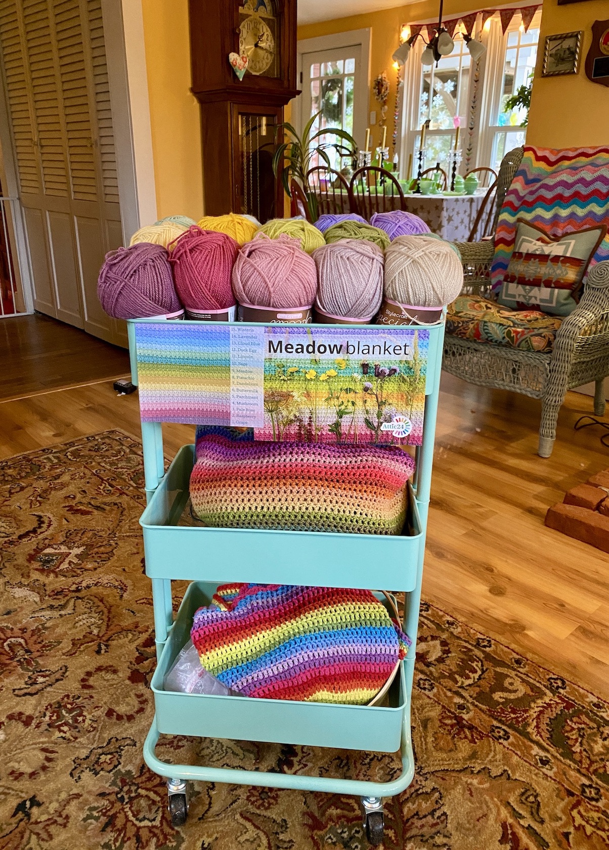 Teresa Kasner: Yarn Trolley, Meadow Progress, Recipes and Cookies