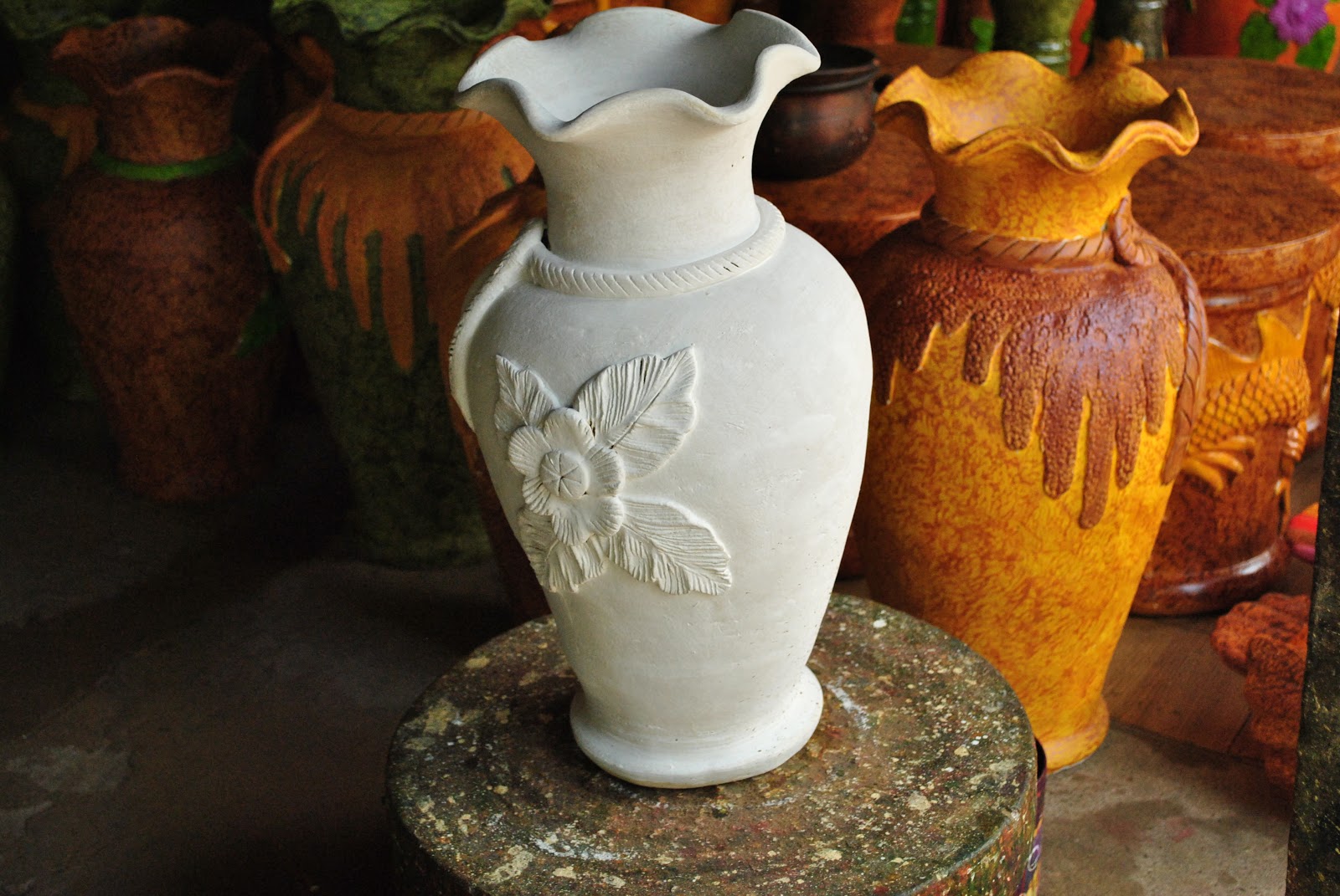 Gerabah: Mengecat gerabah