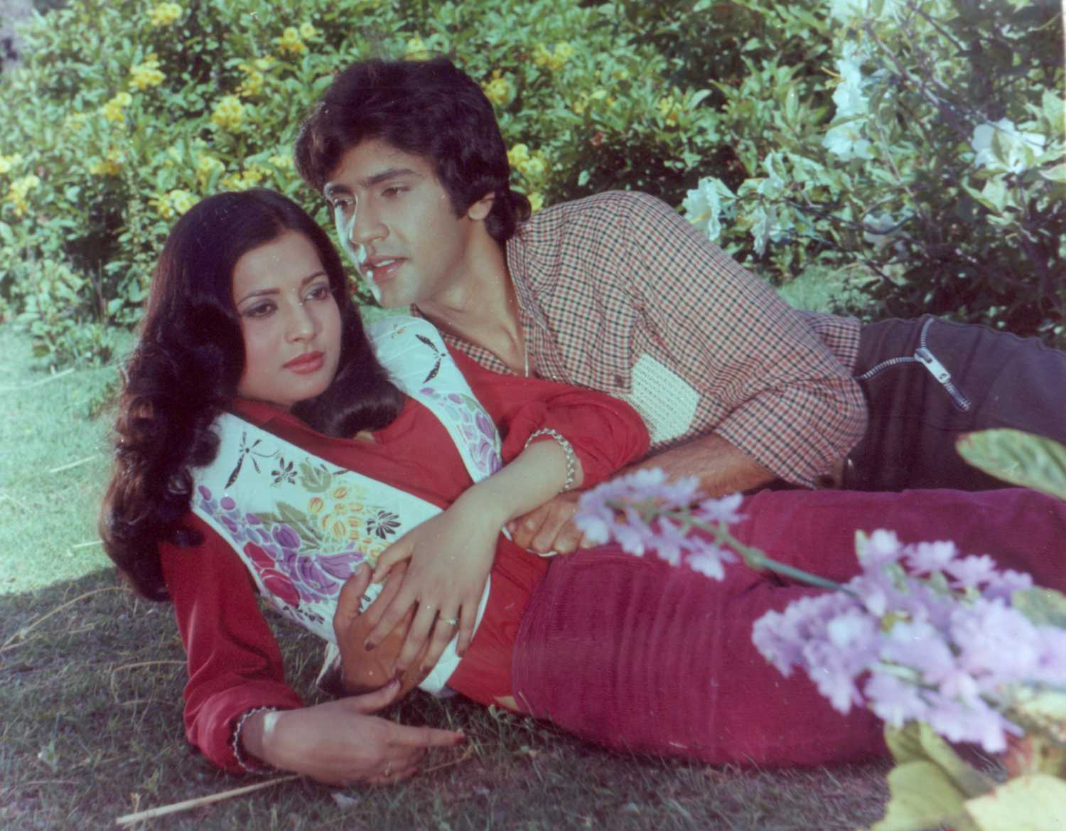 NAKARAJAN: VIJAYTA PANDIT SINGER AND ACTOR BORN 1967 AUGUST 25