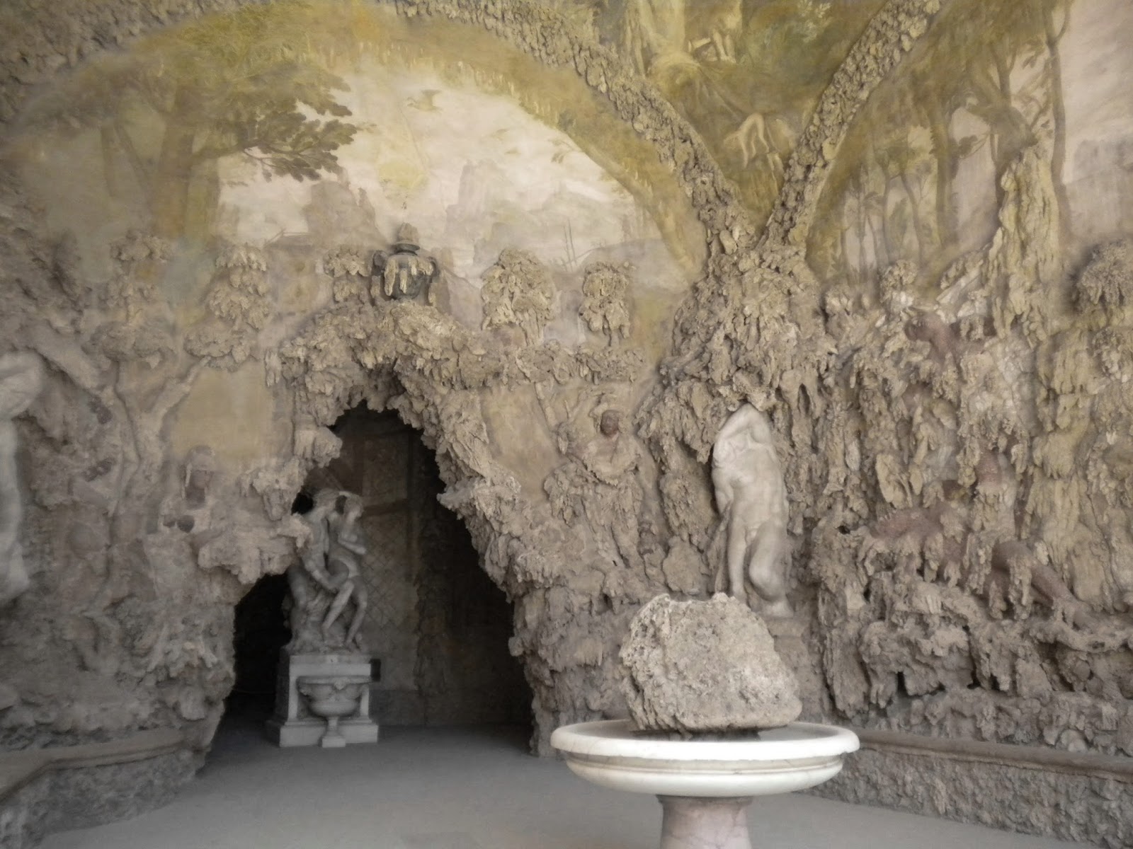 Groteskology: Down In The Grotto