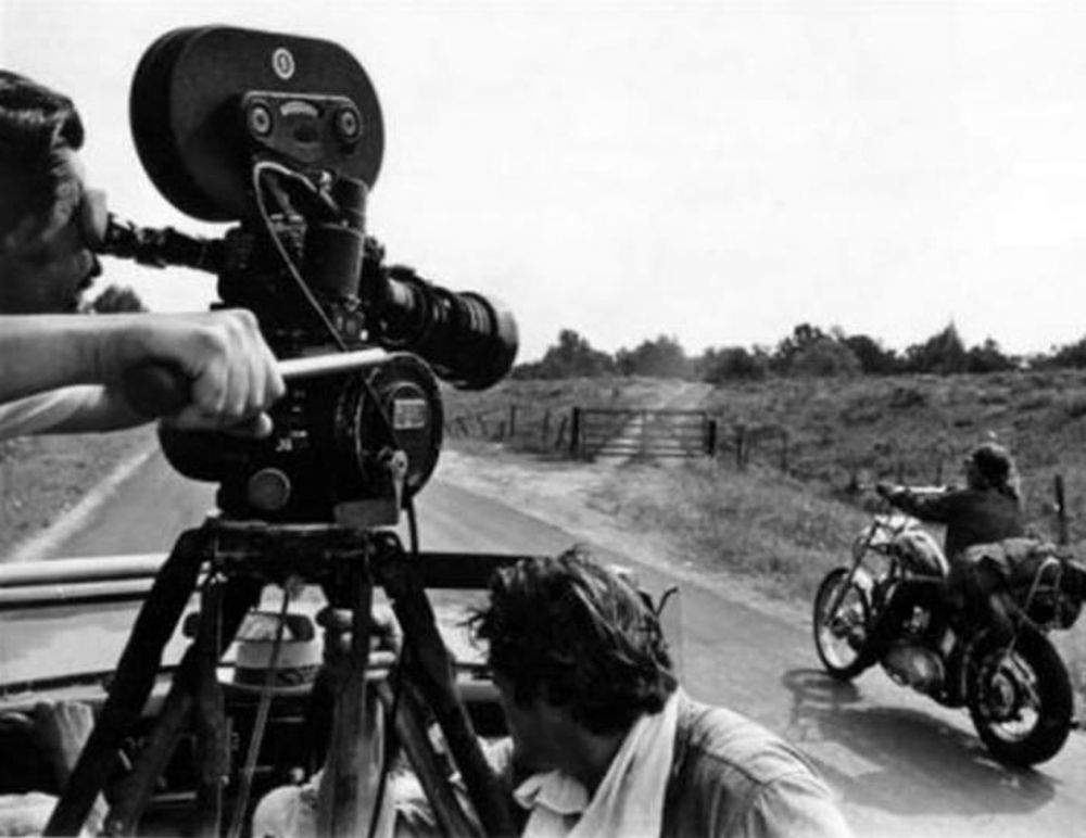 25 Rarely Seen Behind the Scenes Photographs From the Making of ‘Easy ...