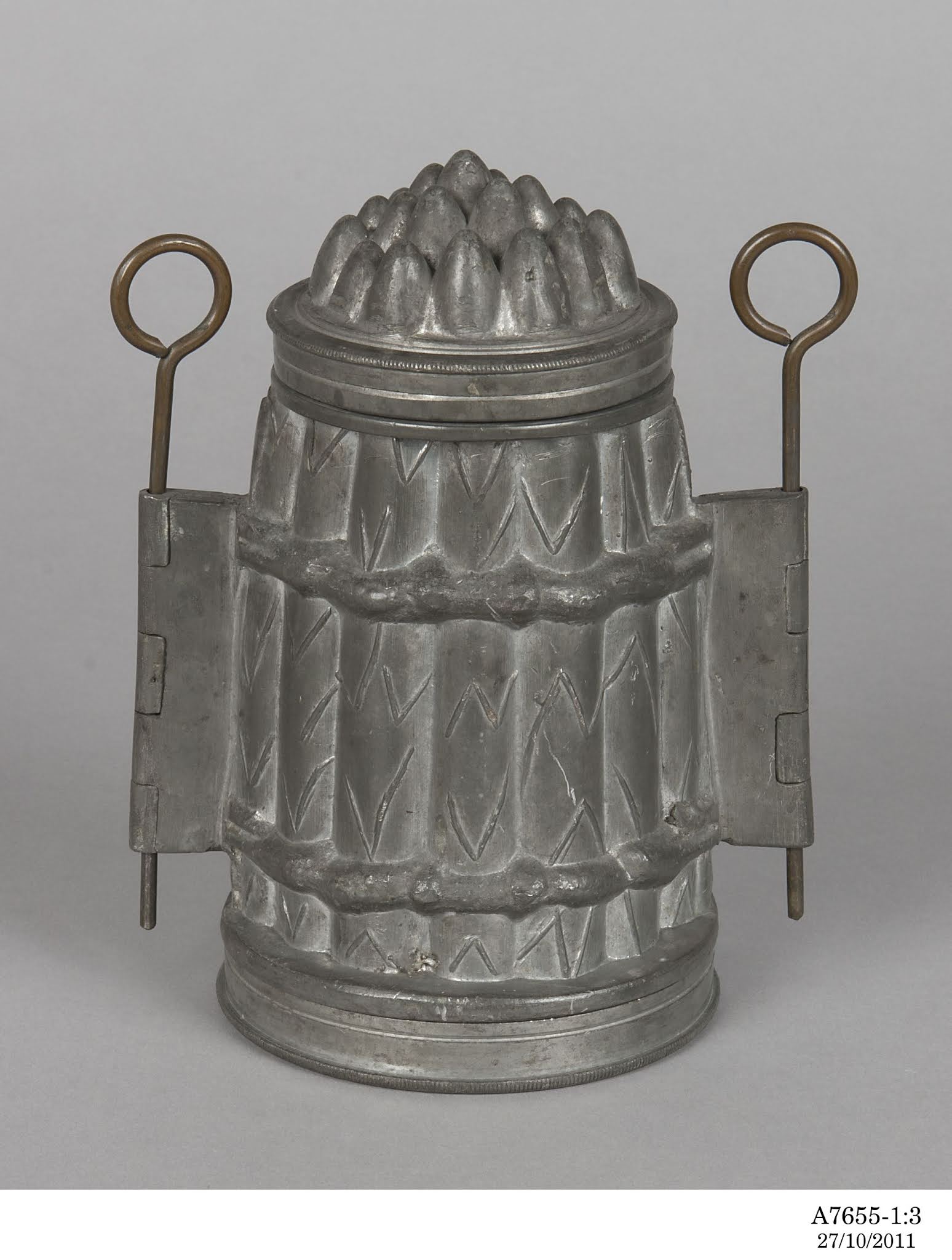 MUSINGS: FINE DINING: CURIOUS FOODSTUFFS AT THE HISTORIC TABLE