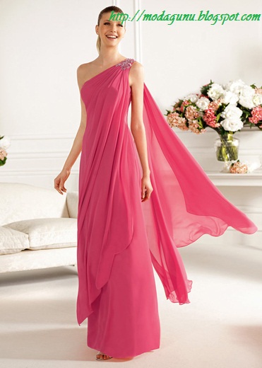 DUGUN ELBISELERI - MODA GÜNÜ