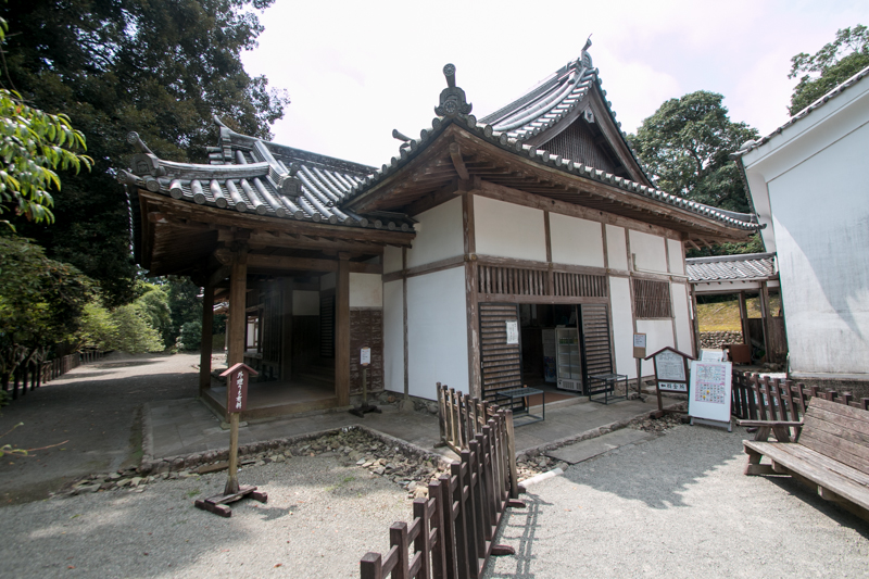 Obi Castle -Castle with sacred atmosphere looks like temple or shrine ...