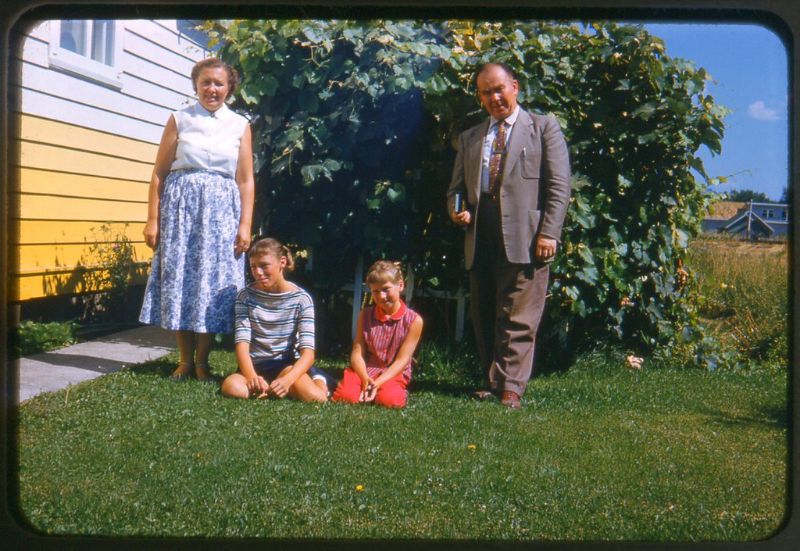 Beautiful Life of Canada in the Late 1950s Through Amazing Kodachrome ...