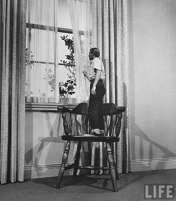 Rare and Funny Publicity Photos From the Science Fiction Film "The ...