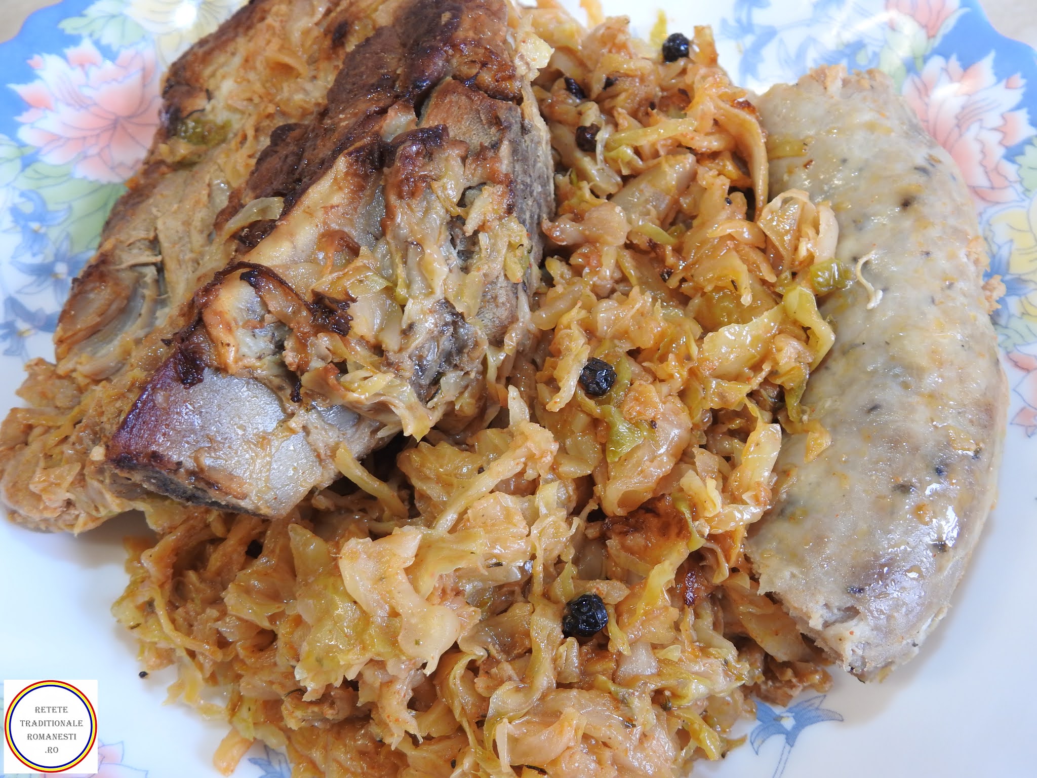 Varza murata cu carne si carnati reteta | Retetetraditionaleromanesti.ro