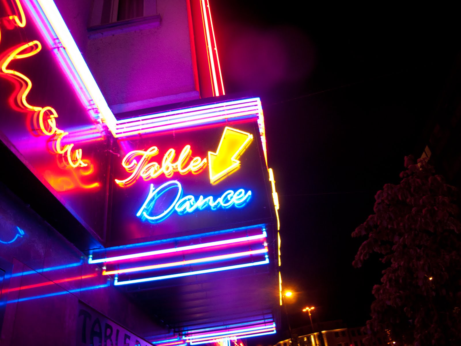 The World Of Horsebones: Table Dance