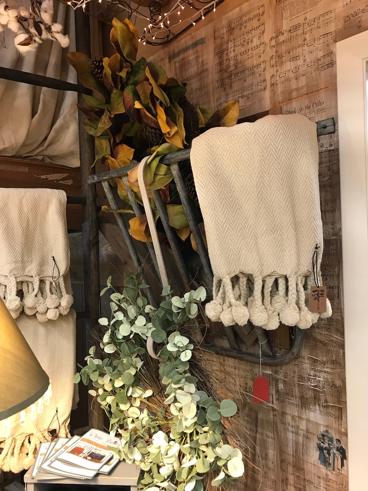 Country Primitives Vintage Market & The French Hen