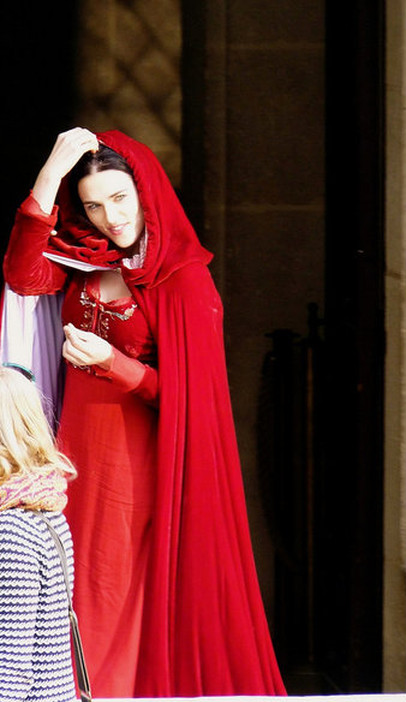 Merlin Costumer's Guide: Morgana's Red Dress